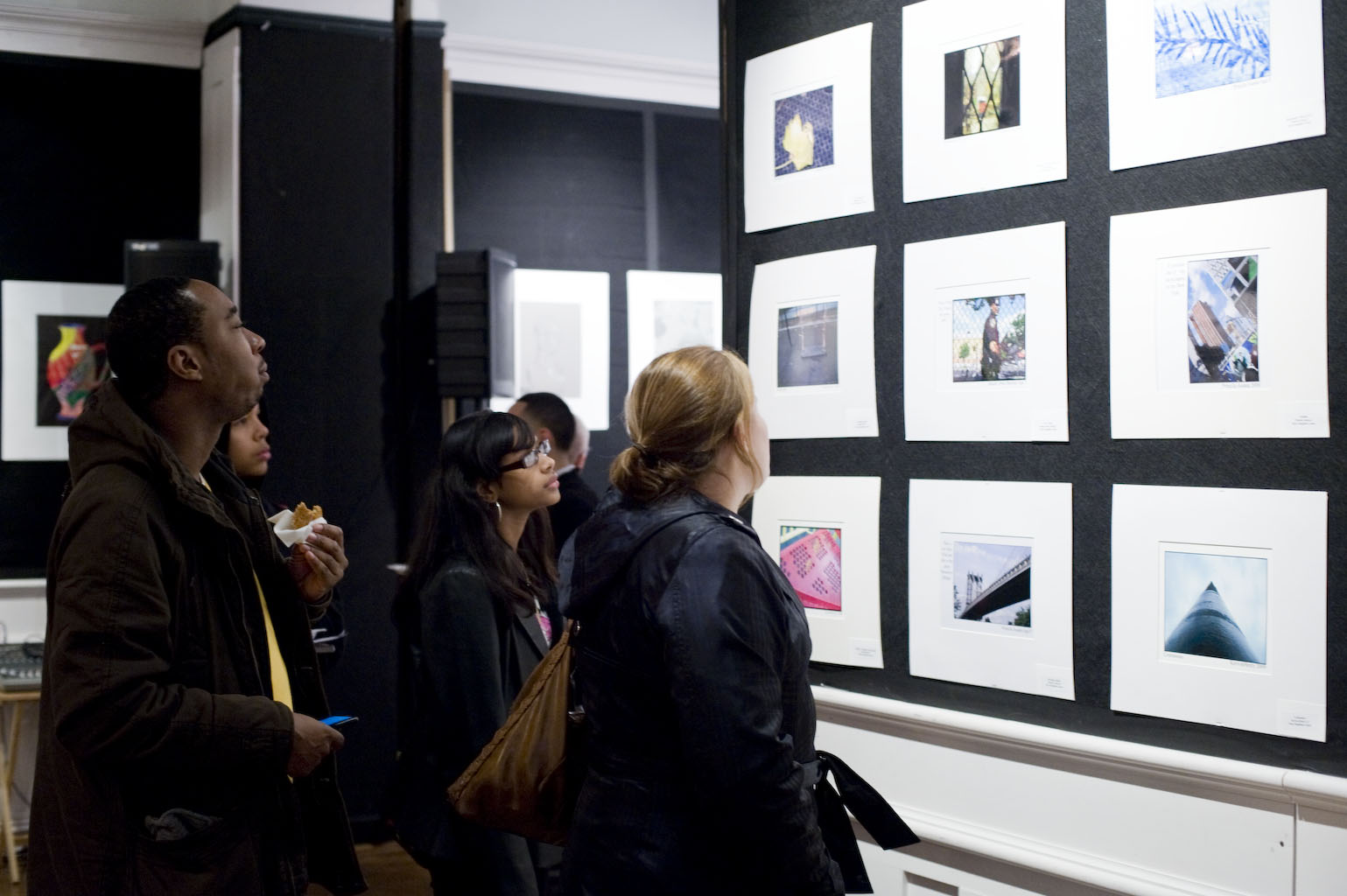 How To Organize An Art Show For Your Community | Hall.ae